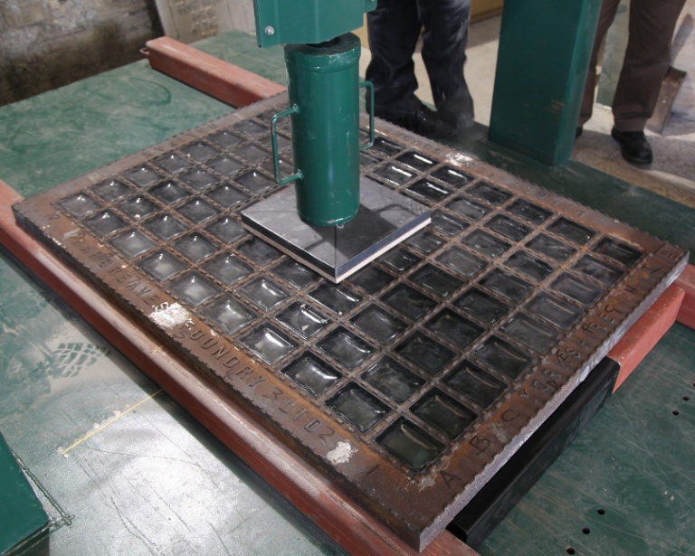 Loading – Cast Iron Pavement Lights